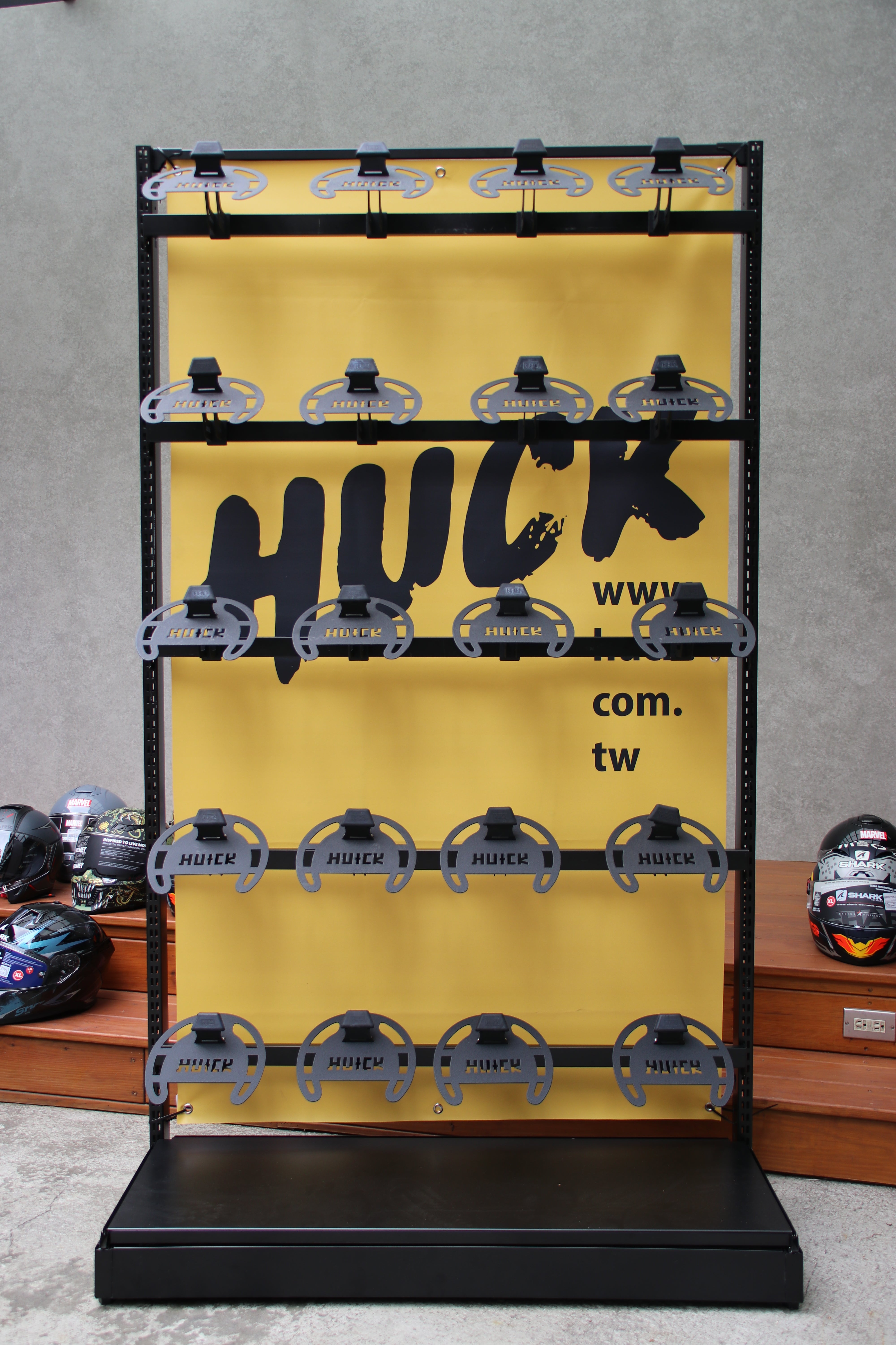 Pillar Helmet Display (6FT x 4FT) – SteadyMoto